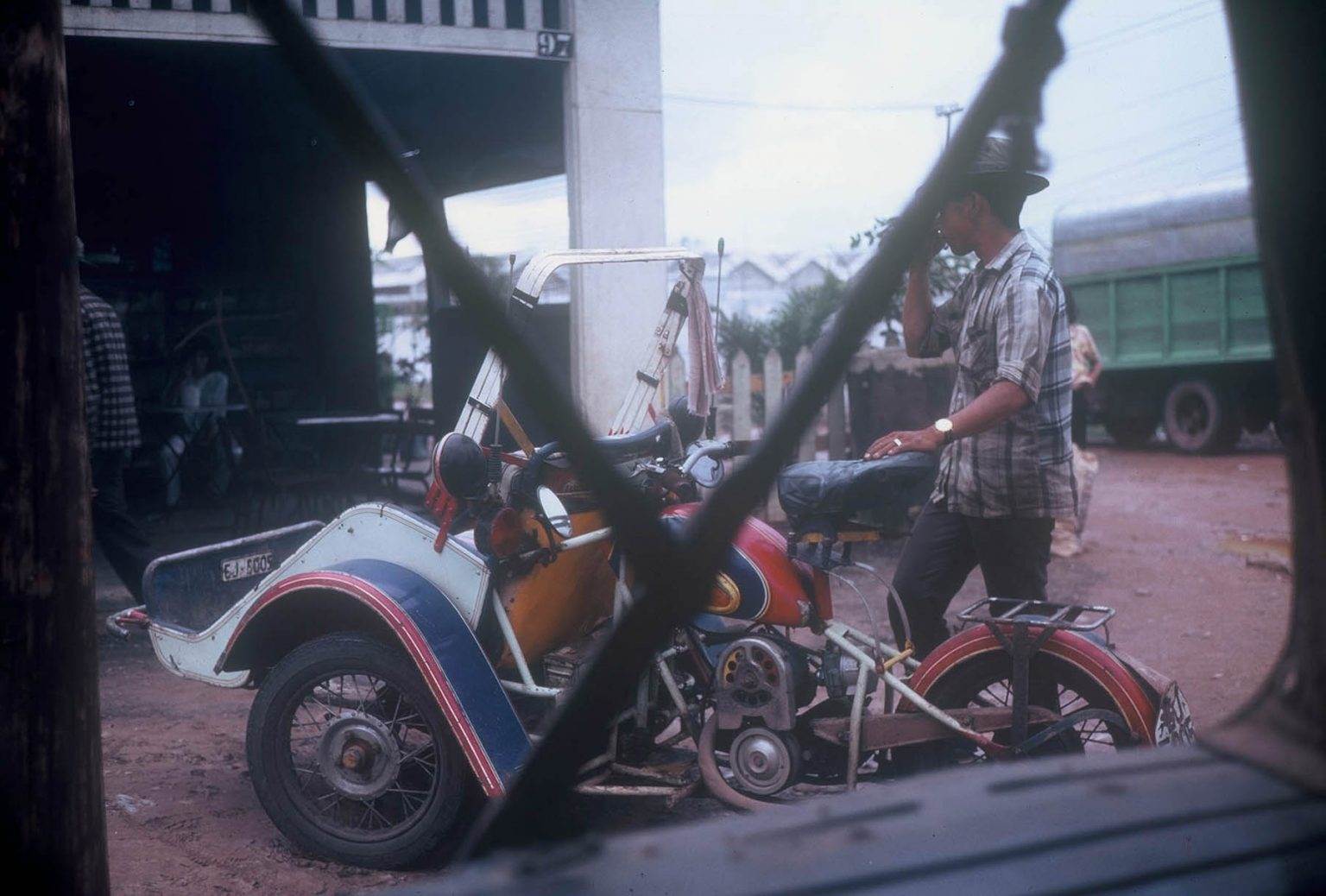 Hình Ảnh Kiến Tường 1967 Qua Ống Kính Của Tom Twitty – Nhạc Vàng