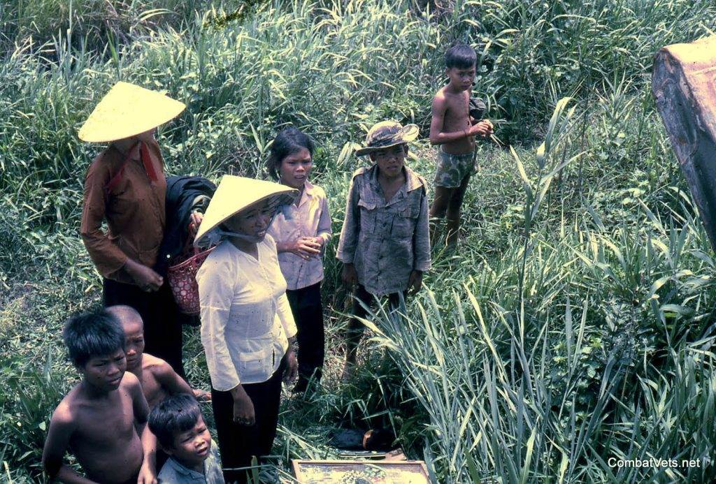 Hình Ảnh Kiến Tường 1967 Qua Ống Kính Của Tom Twitty – Nhạc Vàng