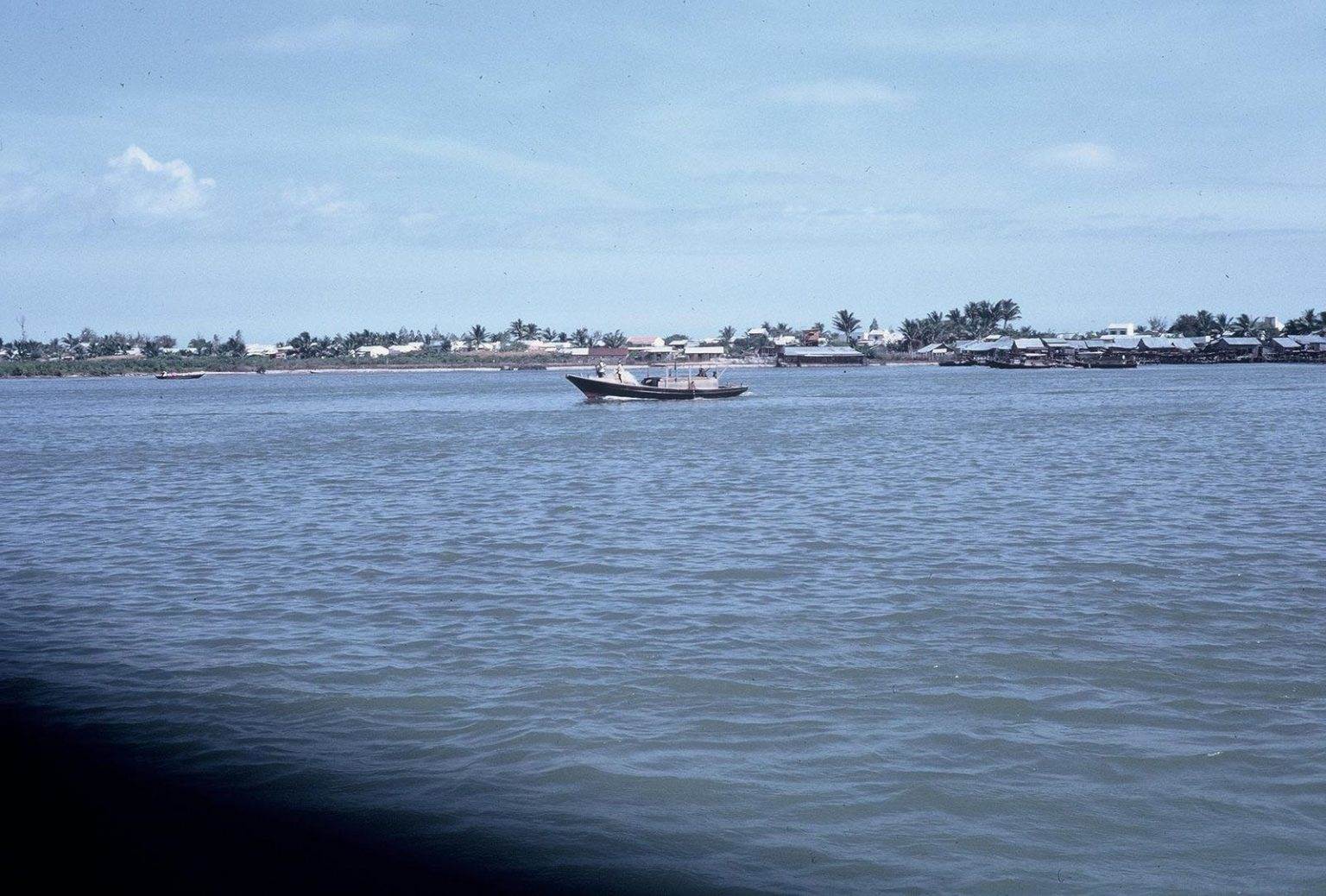 Hình Ảnh Kiến Tường 1967 Qua Ống Kính Của Tom Twitty – Nhạc Vàng